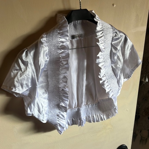 Wet Seal | Jackets & Coats | Ivory White Satin Shrug Caplet 9s Y2k ...